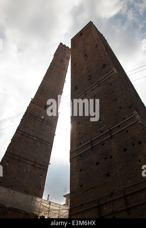 Garisenda and Asinell tower, Bologna Stock Photo - Alamy