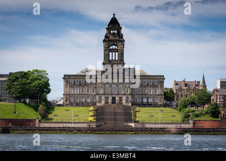 Wallasey Town Hall, Wirral Merseyside. River Mersey waterfront ...