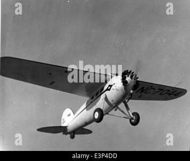 The Lockheed Vega 1, powered by the Wright J-5 Whirlwind engine, was an ...