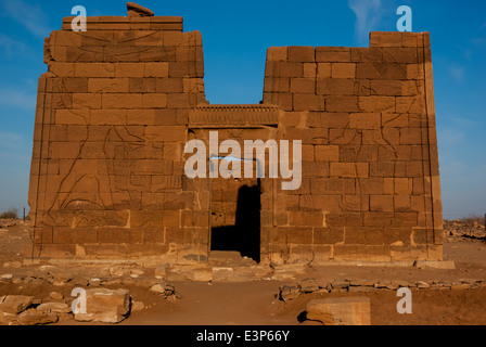 Lion Gate aka Apademak Temple, Naqa, northern Sudan Stock Photo - Alamy