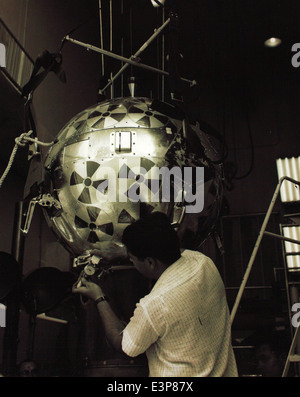 This photo shows the payload fit checks for the Atlas Able missile ...