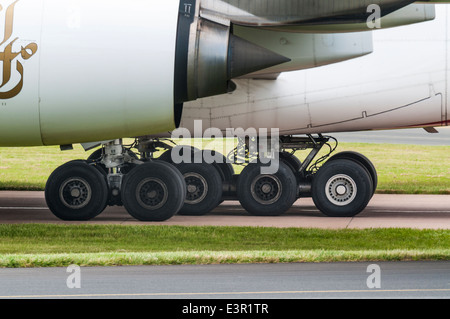 Airbus A380 wheels and landing gear Stock Photo - Alamy