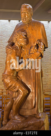 Father Damien statue Stock Photo - Alamy
