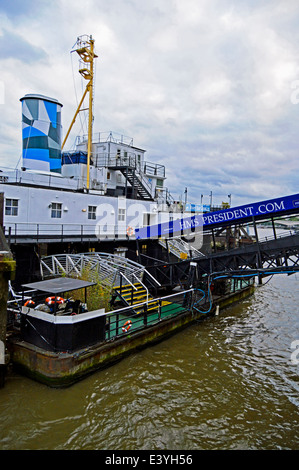HMS President on the river Thames, painted 'Dazzle camouflage' Stock ...