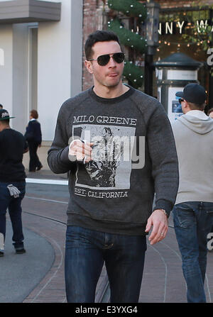Los Angeles Clipper J J Redick walks with a Clipped wing with wife ...