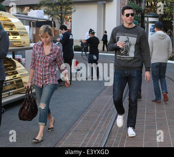 Los Angeles Clipper J J Redick walks with a Clipped wing with wife ...