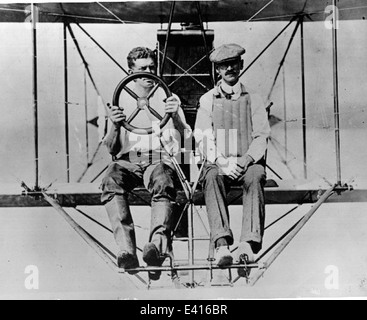 A Curtiss floatplane piloted by Glenn Curtiss, an early aviation ...