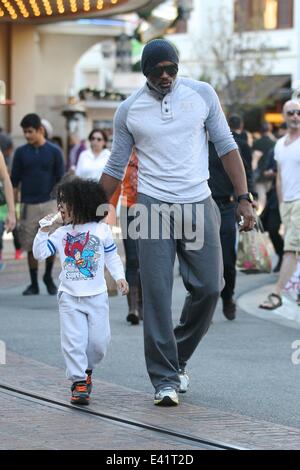 Cuttino Mobley out shopping at The Grove with his son, Myles Featuring ...