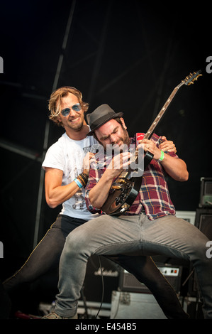 RPJ Band on stage at the pageant of of speed Cholmondeley castle Stock ...