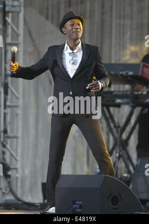 Aloe Blacc performing live on the 'Today' show as part of NBC's Toyota ...