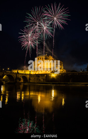 La Girandola, fireworks in Rome from Sant'Angelo Castle Stock Photo - Alamy