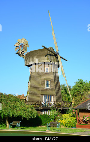 The Wraysbury Windmill and Bowling Club, The Green, Wraysbury ...