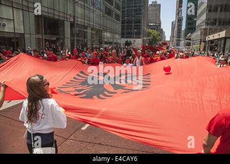 Proud Albanian Americans march in the International Immigrants Parade ...