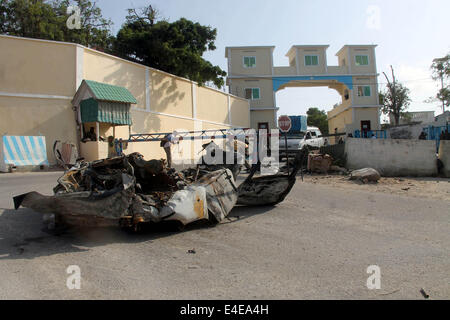 A group photo taken in Mogadishu, Somalia, showing the donation of ...