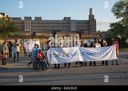Detroit, Michigan, USA. Religious and community activists block the ...