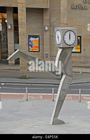 Running Clock Sculpture by George Wyllie beside Buchanan Bus Station on ...