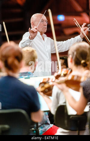 Conductor Christoph Eschenbach rehearses with musicians from the ...