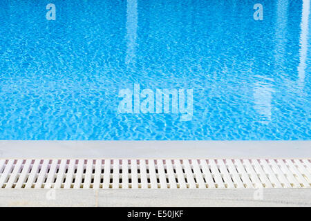 edge of the swimming pool overflow Stock Photo - Alamy