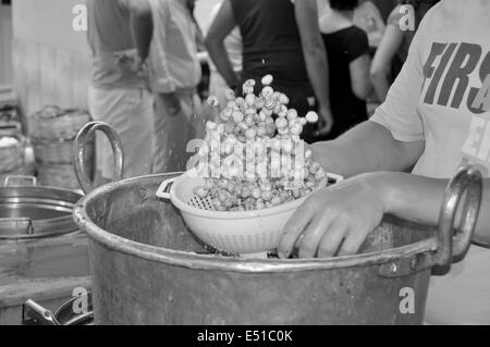 Palermo, Santa Rosalia, 390 Festino, preparation of snails, traditional ...