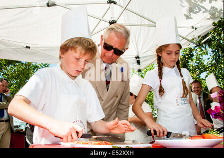 Wiston, West Sussex, UK. 18th July, 2014. HRH Prince Charles chats with ...