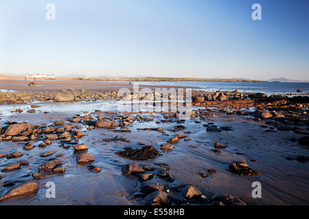 View of Broad Beach, Rhosneigr, Anglesey Stock Photo - Alamy