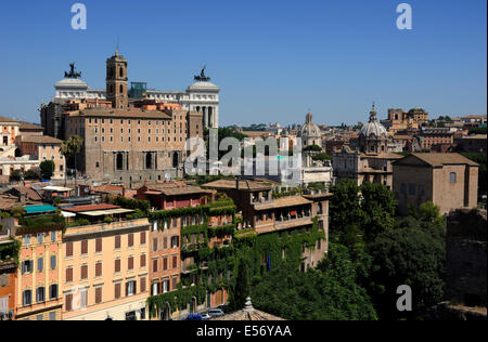 Italy, Rome, city centre and Capitoline Hill seen from Palatine Hill ...