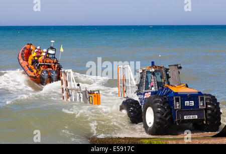 The launching of the Sheringham lifeboat Stock Photo - Alamy