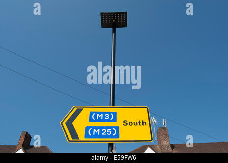M3 motorway sign Stock Photo: 145142660 - Alamy
