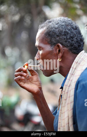 Indian Beedies / Beedi / Cigarettes Stock Photo - Alamy