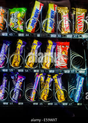 cadburys chocolate vending machine Stock Photo - Alamy