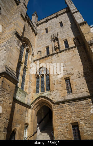 New College Hall is the oldest dining hall in Oxford or Cambridge, New ...