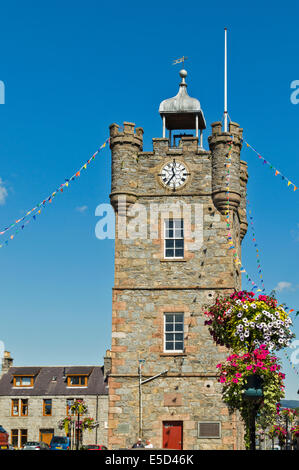 DUFFTOWN ABERDEENSHIRE SCOTLAND THE CLOCK TOWER AND FLOWER DISPLAYS ...