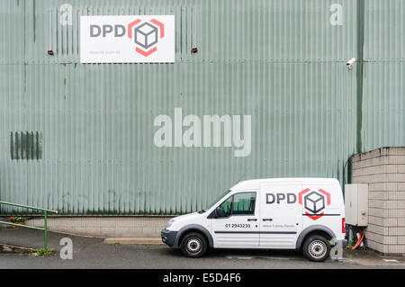 DPD Next day delivery services, business logistics, commercial goods ...