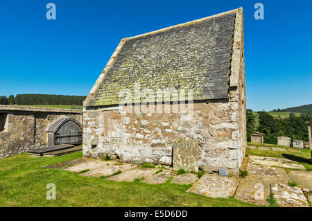 KILDRUMMY SCOTLAND OLD KIRK OR CHURCH TOMBSTONE WITH A COAT OF ARMS SET ...