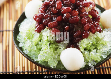 Matcha Kakigori (Japanese shaved ice dessert) with azuki in Kyoto ...
