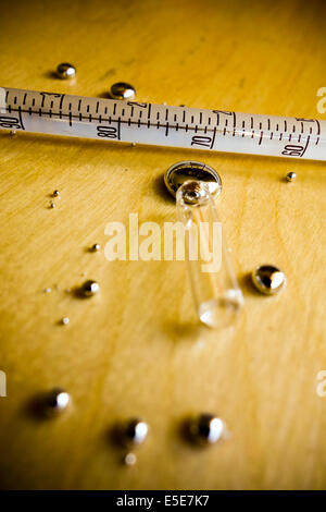 mercury glass thermometer broken Stock Photo: 72228103 - Alamy