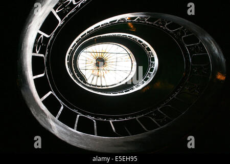 Restaurant Chez Maxim's à Paris Stock Photo - Alamy