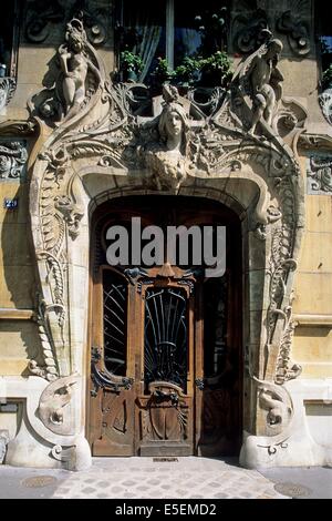 Door of 29 Avenue Rapp, Paris. Art Nouveau building by architect Jules ...