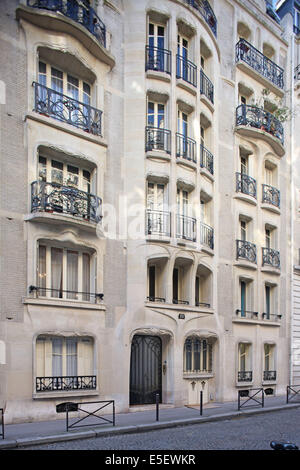 France, paris 16e, 11 rue Francois millet, immeuble, architecte hector ...