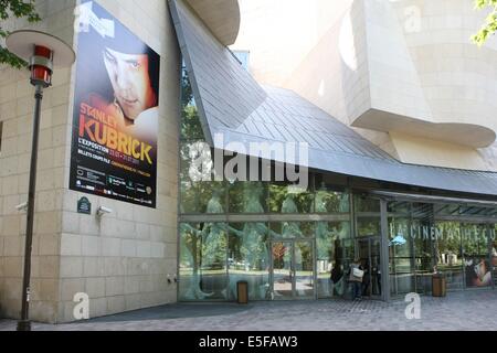 Cinematheque Francaise Paris Architect Frank Owen Gehry rue Paul ...
