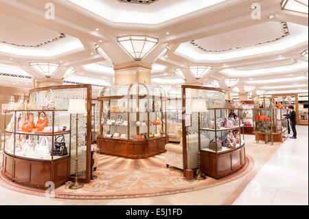 Mitsukoshi department store in Nihombashi, Tokyo, Japan Stock Photo - Alamy