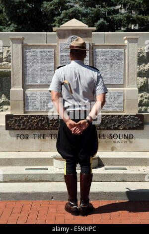 A Canadian Mountie (RCMP) Royal Canadian Mounted Police Officer ...