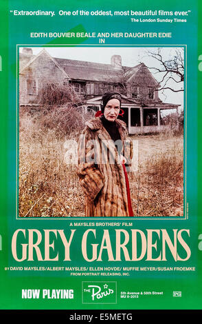 GREY GARDENS, Edith Bouvier Beale (back left), daughter Edith Bouvier ...