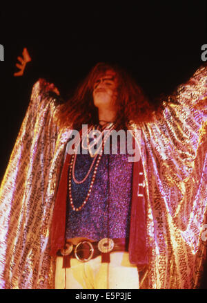DR AND THE MEDICS - UK pop group leader singer Clive Jackson in 1986 ...