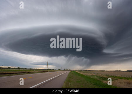 A classic high plains low precipitation supercell thunderstorm taking ...