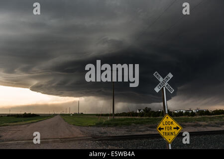 A classic high plains low precipitation supercell thunderstorm taking ...