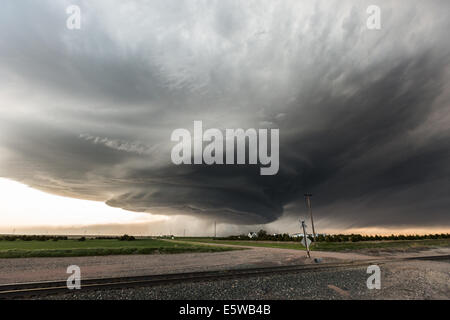 A classic high plains low precipitation supercell thunderstorm taking ...