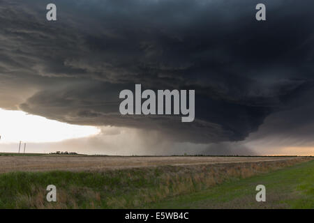 A classic high plains low precipitation supercell thunderstorm taking ...