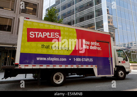 Staples delivery truck - USA Stock Photo - Alamy