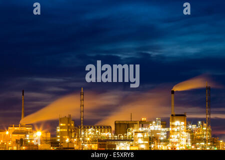 Titanium Dioxide (Venator) chemical plant near Teesmouth Nature Reserve ...